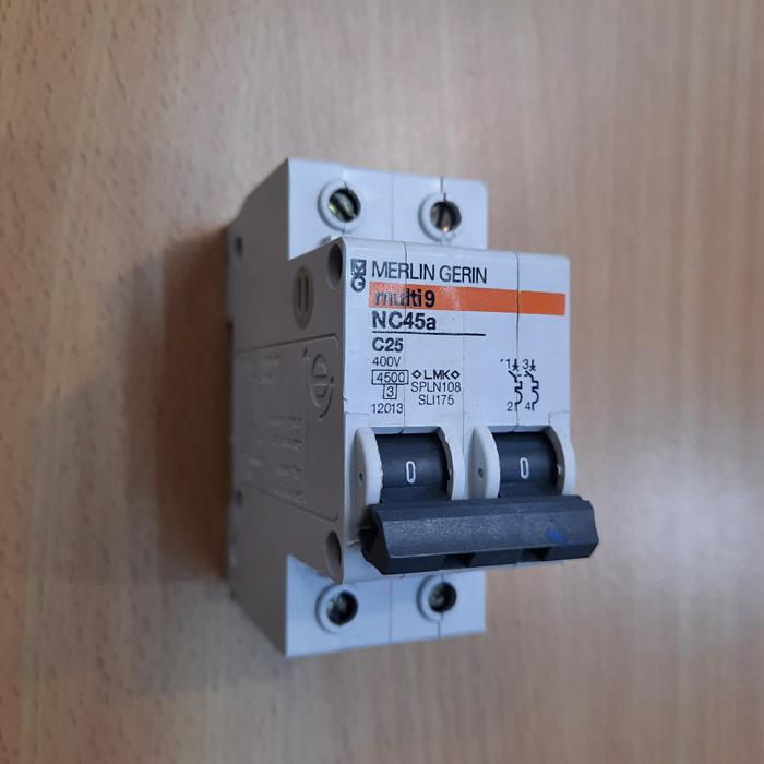 Jual MCB Nc45a Merlin Gerin 2p 25A /2 phase - Jakarta Pusat - alif jaya ...
