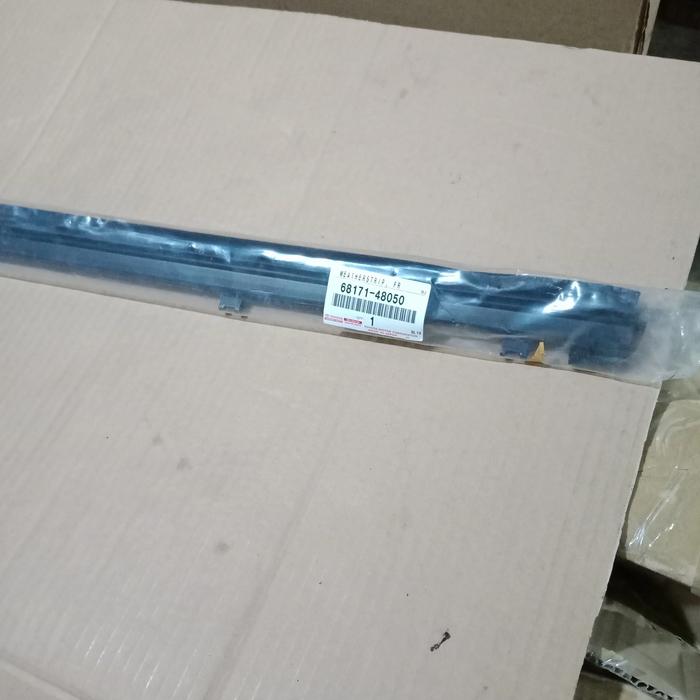 Jual karet pelipit kaca depan dalam rh lexus rx270 68171-48050 original ...