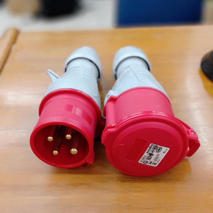 Jual MOBILE SOCKETS + STRAIGHT PLUGS LEGRAND 32A 2P+E / 4 KAKI ...