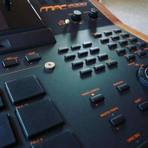Jual Akai Mpc 4000 Drum Production Di Seller Rukia - Cengkareng Timur ...