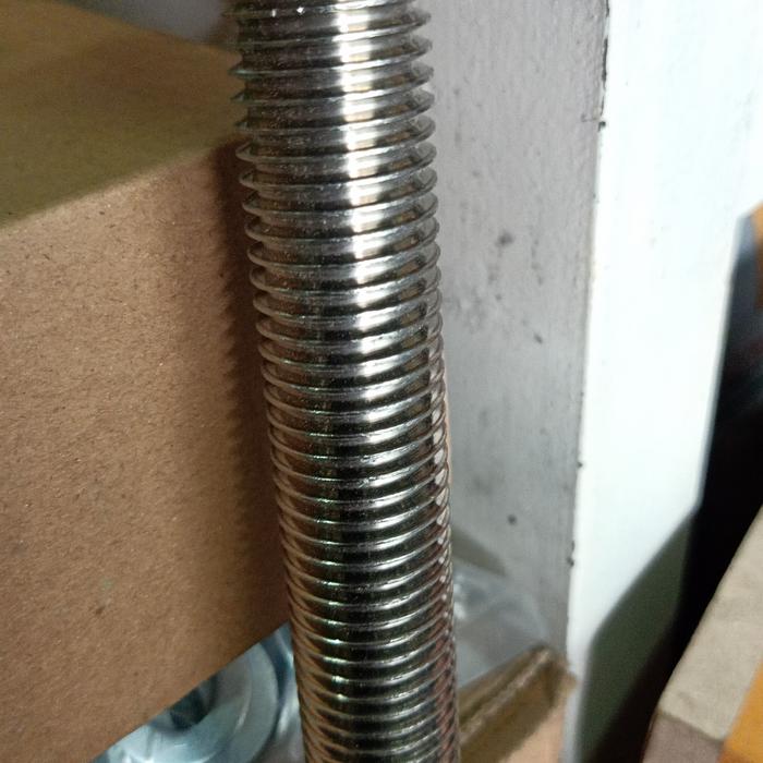 Jual asdrat ss304 1 1/2 Stainless steel 304 STUD BOLT 1 1/2 X 1METER ...