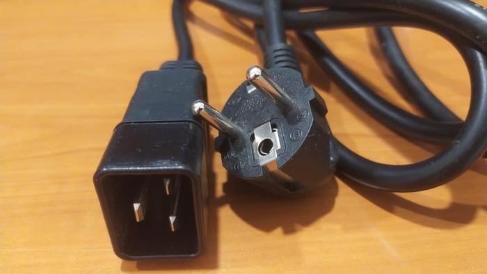 Jual Kabel Power Cord Input C20 to CEE/7 2m Not APC - Jakarta Barat ...