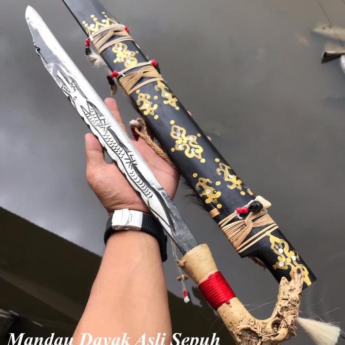 Jual Mandau Dayak Sepuh Asli dan Istimewa Hitam - Kab. Banjar - Pusaka ...