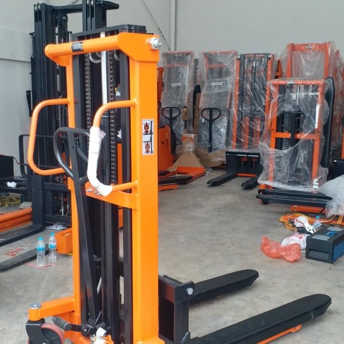 Jual CARLIFT HAND STACKER CAPACITY 1.5 TON TINGGI 2 METER - Kota ...