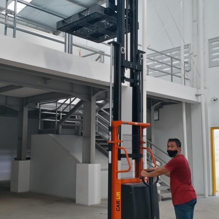 Jual Semi Elektrik Hand Lift Stacker Cap 1.5 Ton Tinggi Angkat 4 Meter ...