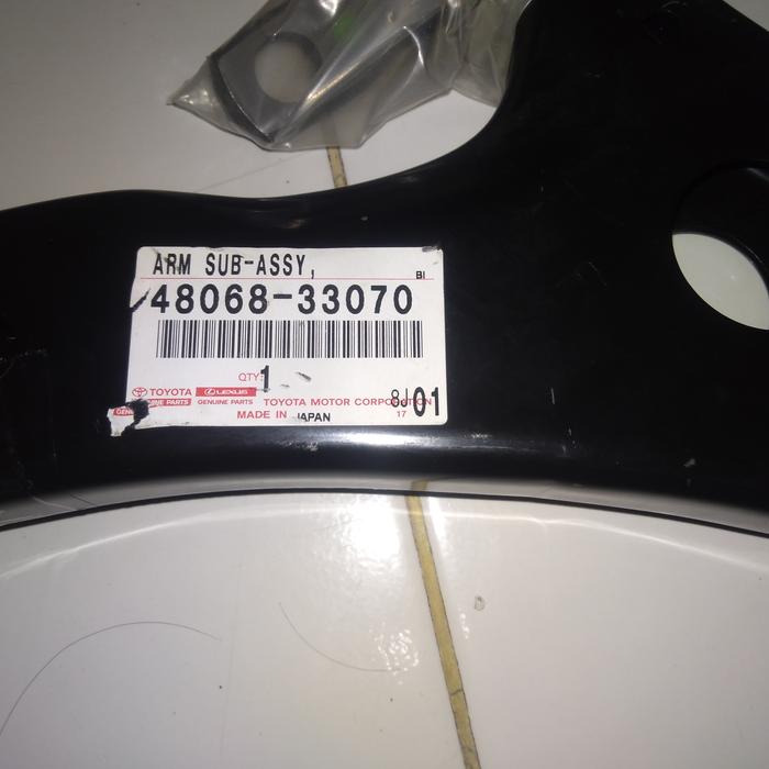 Jual Lower arm Camry 24cc 35Q sebelah Kanan 48068-33070 Genuine Part ...