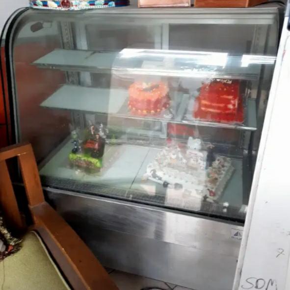 Jual CAKE SHOWCASE BEKAS PANJANG 120 CM - Jakarta Timur - BINTANG MESIN ...