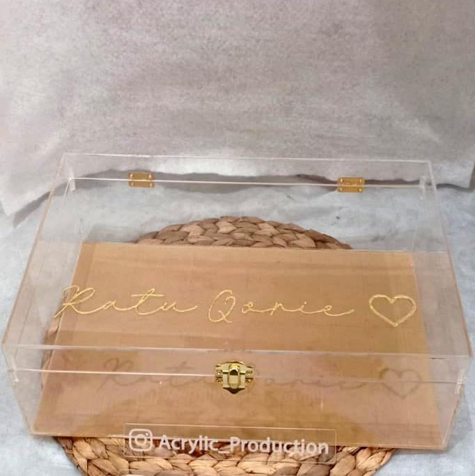 Jual Akrilik box bridesmaid box kotak sangjit kotak lamaran ...