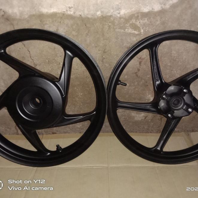 Jual velg beat karbu depan belakang beat karbu beat fi vario 110 ori ...