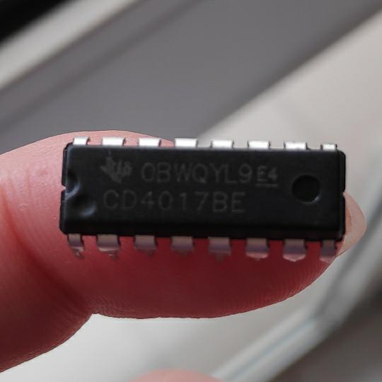Jual IC 4017 CD4017 CD4017B CD4017BE decade counter divider - Kab ...
