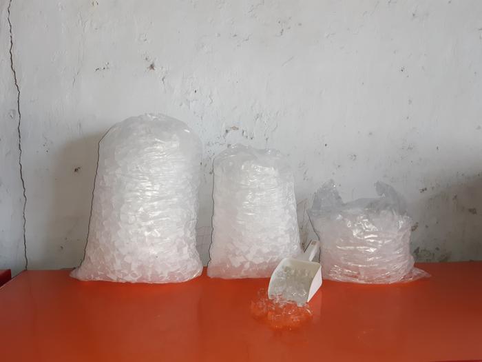 Jual Es Kristal Cube / Ice Cube / Es Batu / Es Balok / Ice Maker - Kota ...