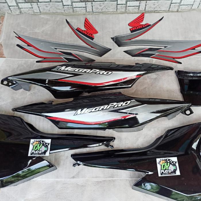 Jual Cover Body Belakang Megapro Primus 2008 + Box Aki Megapro Primus ...