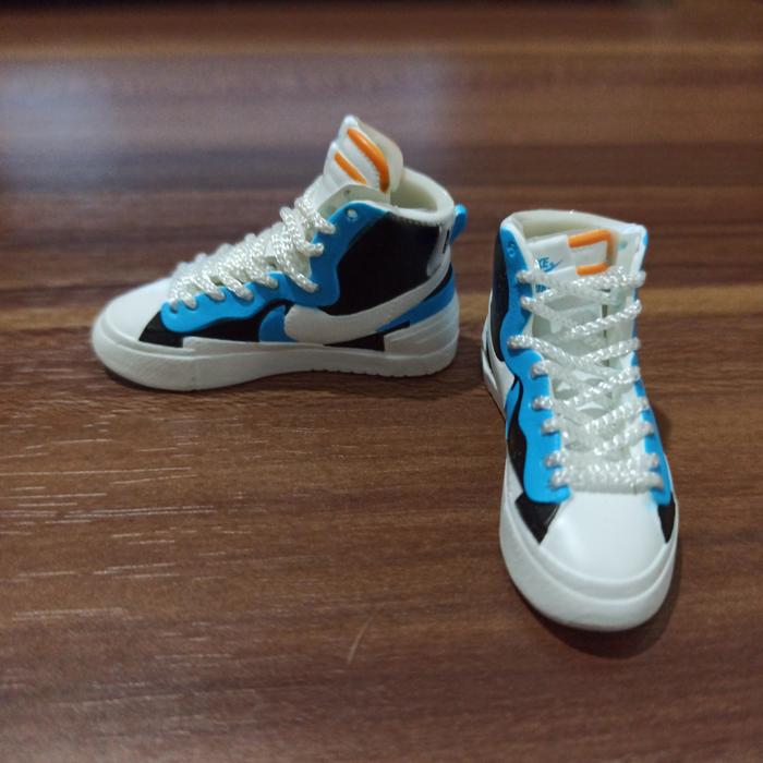 Jual 1/6 Sepatu Sneakers Nike Blazer x Sacai miniatur - Kab. Jember ...