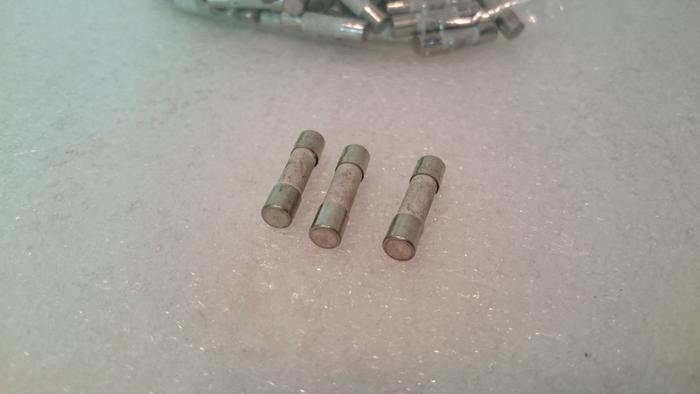 Jual LITTLEFUSE, 5x20 T4AH Slow Blow 4A 250V Fuse T 4AH, 4 Amp - Kota ...