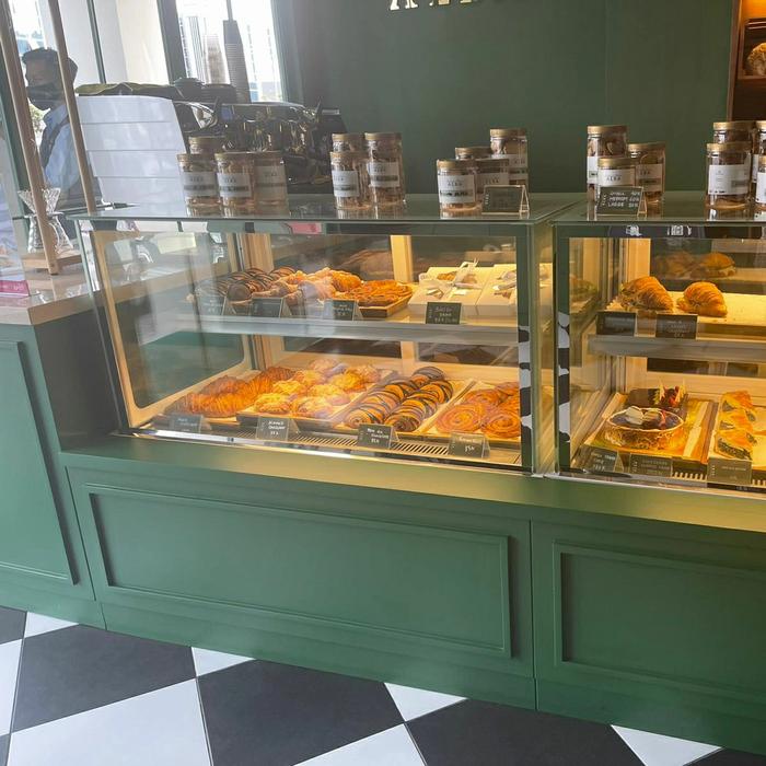 Jual meja etalase kayu jati belanda warna putih kombinasi natural ...