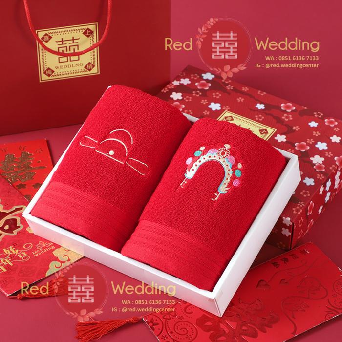 Jual Handuk Merah tema Wedding Dengan Bordir Chinese Crown Pengantin ...