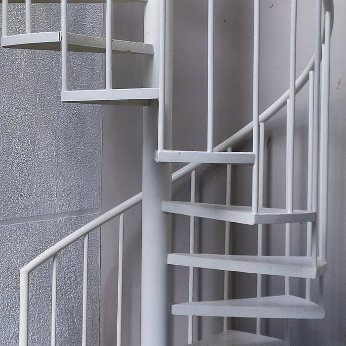 Jual tangga spiral besi tangga putar minimalis COSTUM karakter unik ...