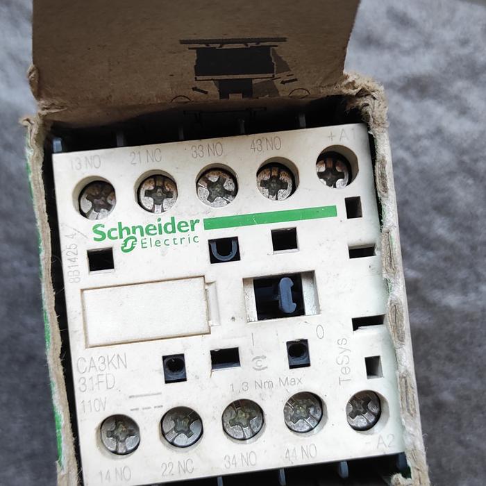 Jual mini kontaktor Schneider CA3KN31FD 110vdc 3NO 1NC - Jakarta Pusat ...