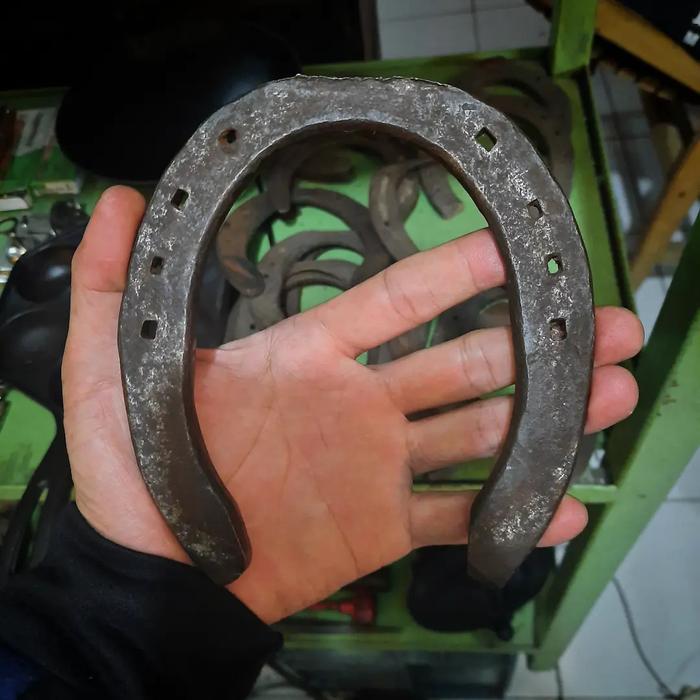 Jual Besi tapal kuda besar / kuda Australia. - Kota Bandung - vintage ...