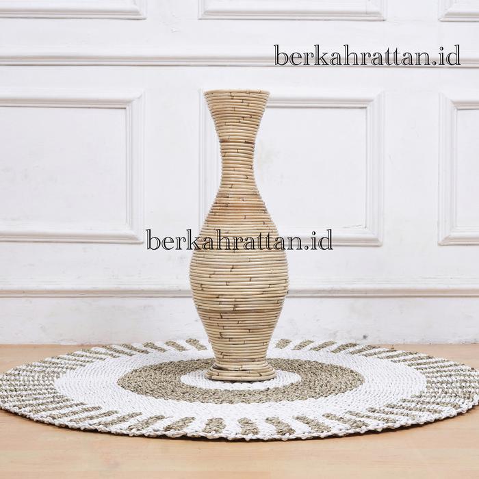 Jual Vas Bunga Rotan / Guci Rotan Sudah Finishing Mengkilap Di Seller ...