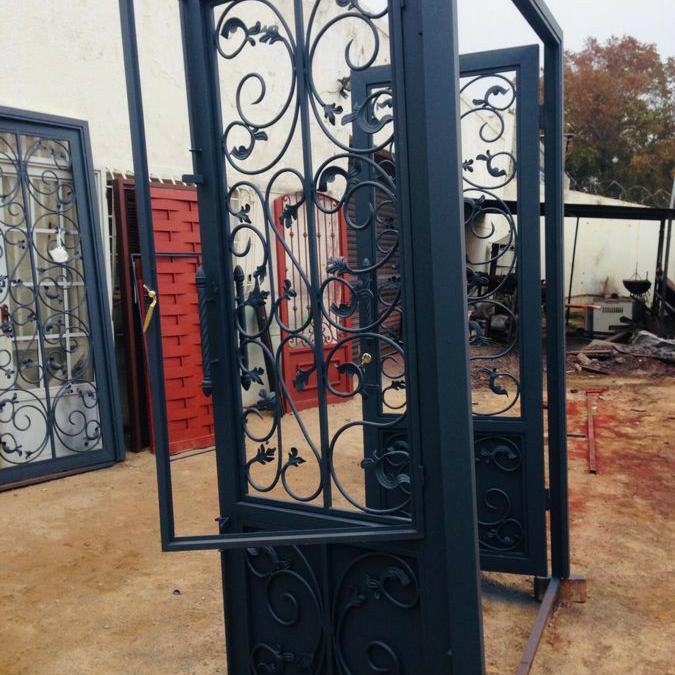 Jual PINTU BESI KLASIK - Jakarta Barat - Bintang Logam Project | Tokopedia