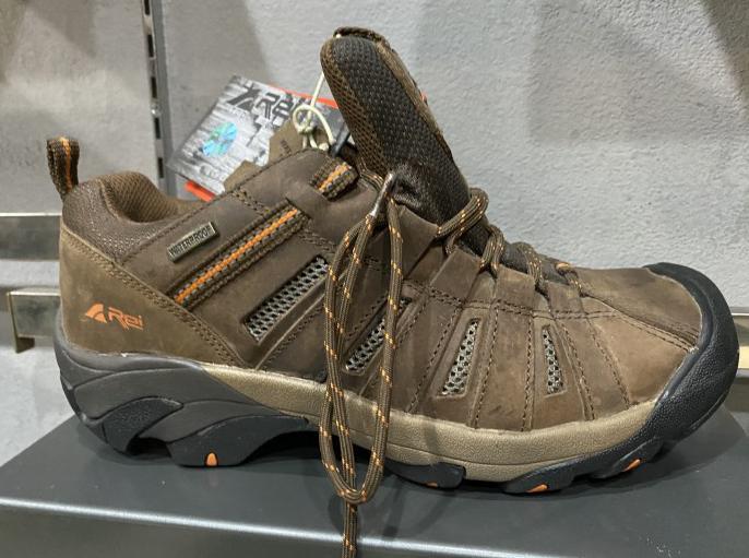 Jual Sepatu Gunung Hiking Waterproof Rei Moreno | Coklat ...