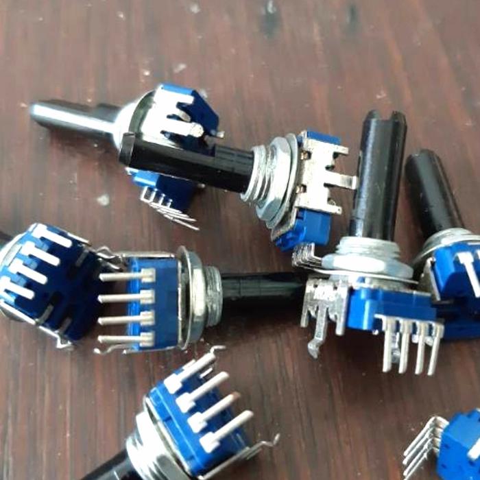 Jual Potensio mixer biru B10k 4 pin kaki 10k 10kilo 10 kilo 4p - Kota ...