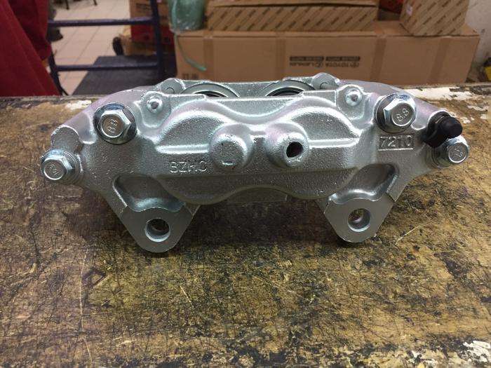 Jual Kaliper caliper rem assy hilux revo 47730-0K300 - Kanan - Jakarta ...