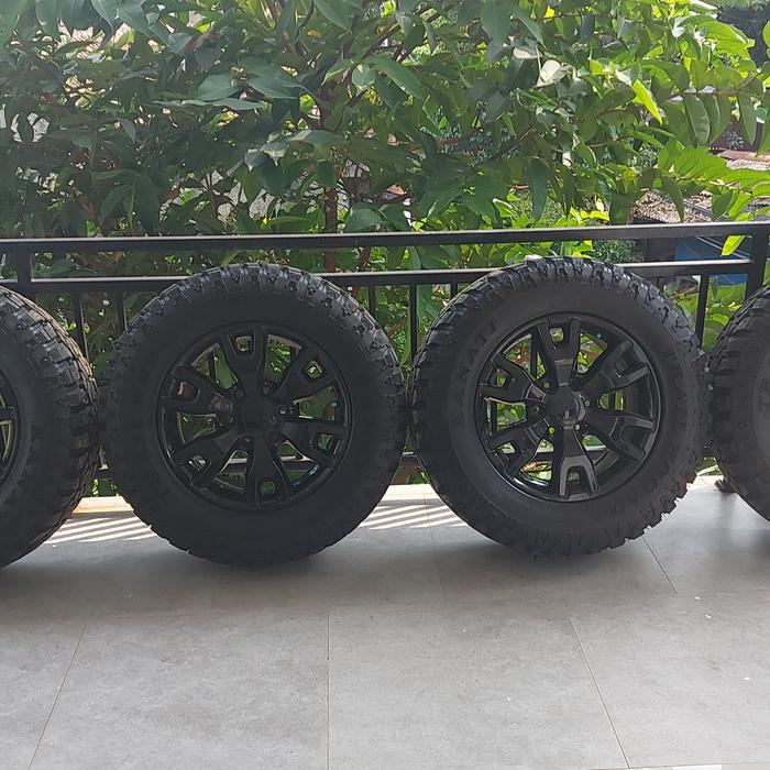 Jual Velg Original Ford Ranger R18 + Ban Kanati AT 4 Pcs - Kota Depok ...