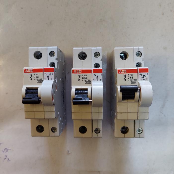 Jual ABB MCB S201 1P 63A 6kA Germany + auxiliary kontak bantu SC2-H6R 1CO - Jakarta Pusat - Deka ...