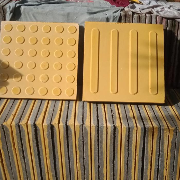 Jual paving tegel difable warna kuning - Jakarta Timur ...