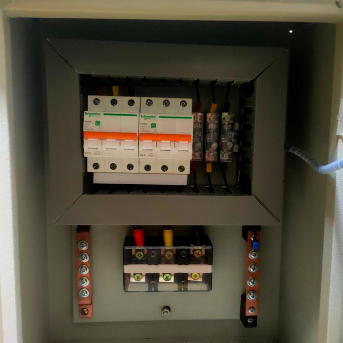 Jual BOX PANEL OUTDOOR 30X40 RAKIT DISTRIBUSI KOMPONEN LENGKAP ...