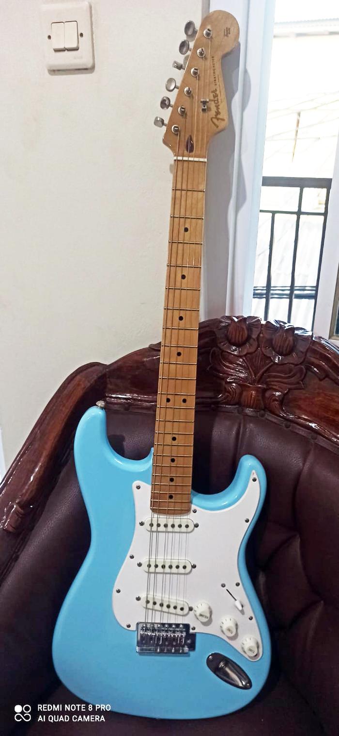 Jual Fender Stratocaster SSS Blue Mint Maple Neck Vintage Dryer Gojek ...