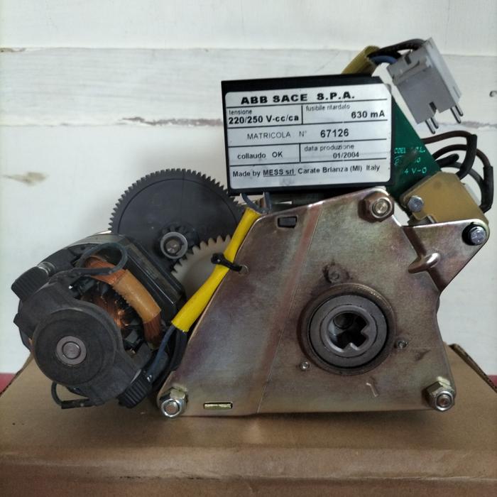 Jual GEAR MOTOR ACB ABB SACE /EMAX ABB 220/250 V - Jakarta Pusat ...