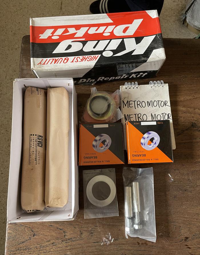 Jual Kingpin Hino Lohan ban dobel tronton engkel king pin pen 6 roda ...