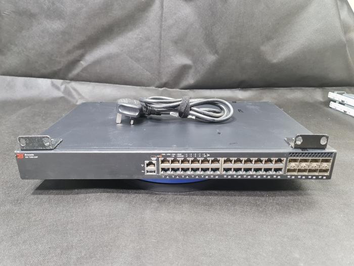 Jual BROCADE SWITCH ICX-7250-24P 24x10/100/1000 PoE+ ports 8x10 GbE ...