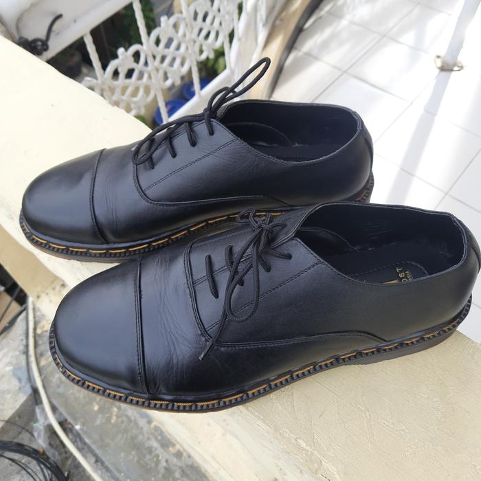 Jual Sepatu Kulit Asli Formal mirip Docmart Dr. Martin - ukuran 44 ...