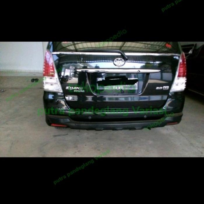 Jual Tanduk bumper belakang mobil Toyota Innova 2010 bahan karet - Kota ...