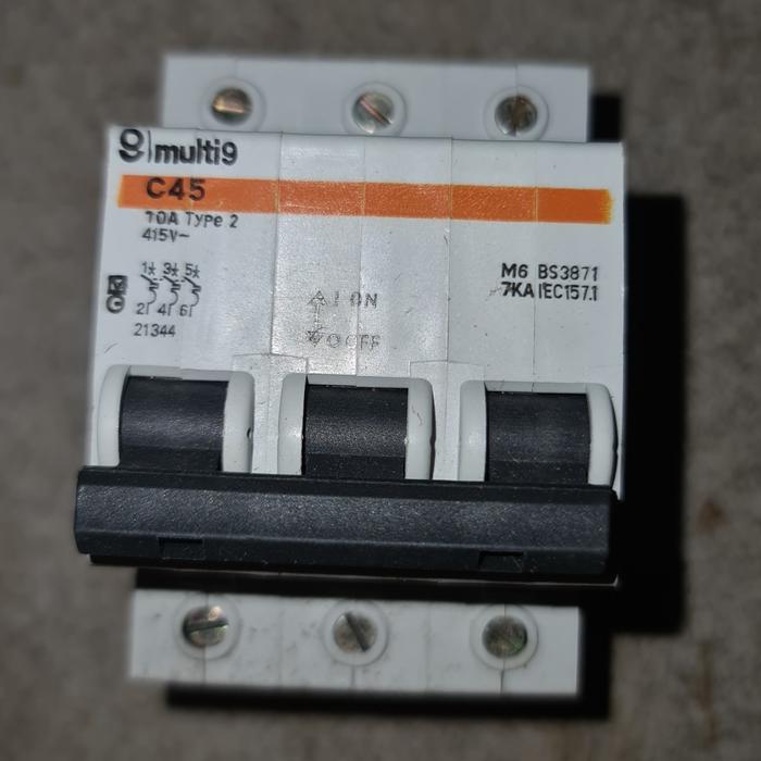Jual MCB Merlin Gerin Multi9 C45 C45A 10A Type 2 3P 21344 415V ...