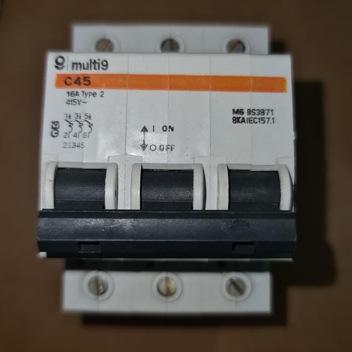 Jual MCB Merlin Gerin Multi9 C45 C16 16A 3P 21345 - Jakarta Pusat - Niaga Abadi Kenari | Tokopedia