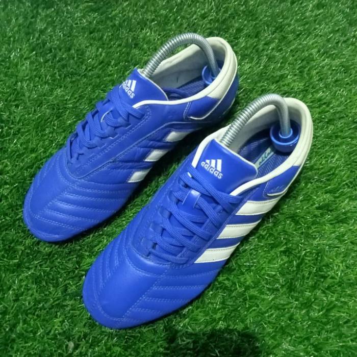 Sepatu Futsal Adidas Adinova
