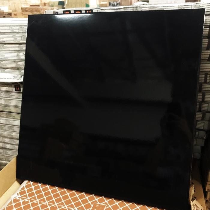 Jual Keramik 60x60 hitam polos (glossy)/ keramik hitam polos - Kota ...