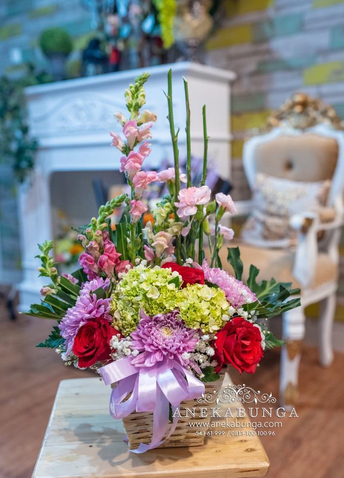 Jual Mother's Day Fresh Flower Rangkaian Bunga Segar Pot Rotan Hari Ibu ...