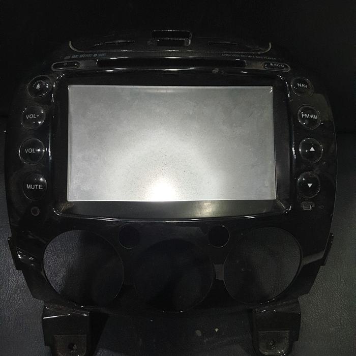 Jual Head Unit Caska OEM Mazda 2 kondisi matot rusak bangkai - Kota ...