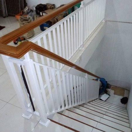 Jual railing tangga handle kayu minimalis modern - Kota Tangerang ...