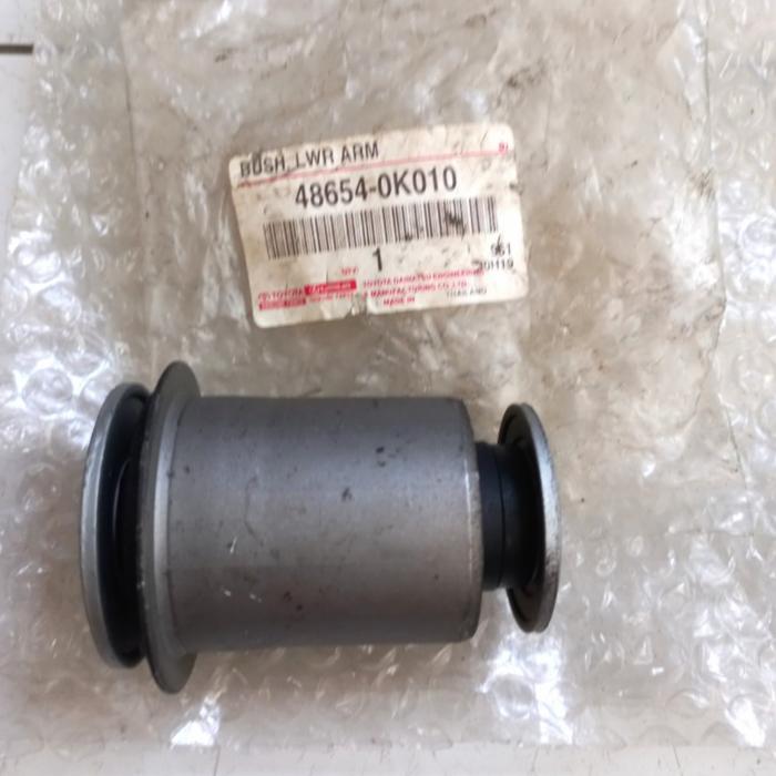 Jual Bushing lower arm sayap bawah kecil Innova Hilux 48654-0K010 ...