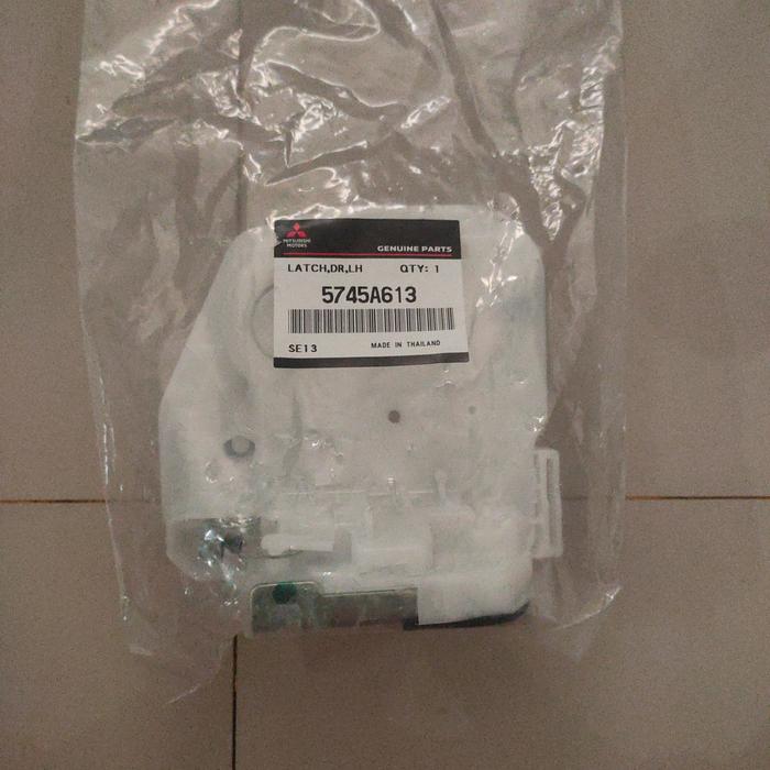 Jual door lock belakang kiri triton 2.5 new / hdx oem p/n 5745A613 ...