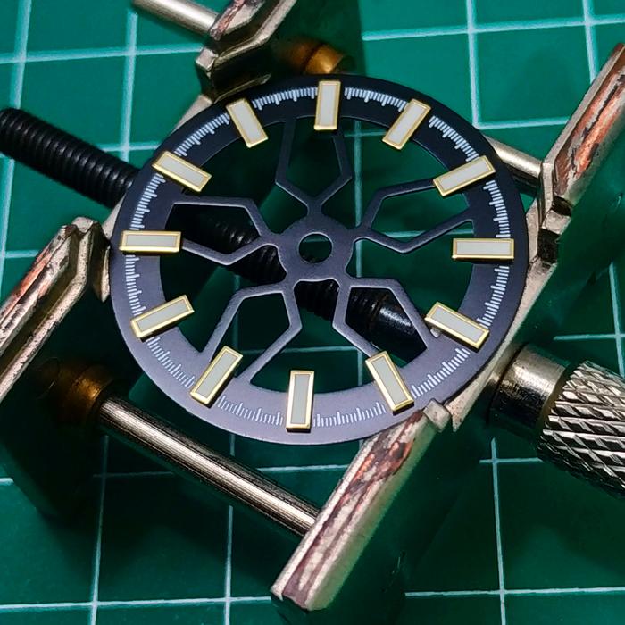 Jual seiko mod dial skeleton black index gold nh35 nh36 7s26 nh72 ...