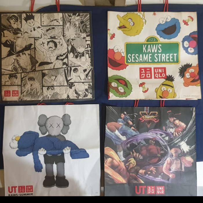 Jual Bukan Kaos Uniqlo paperbag edisi spesial uniqlo Kaws One Piece ...