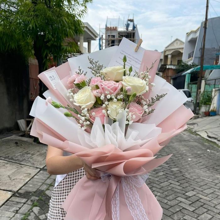 Jual Simple Korean Roses Bouquet Bucket Buket Bunga Wisuda Graduation ...